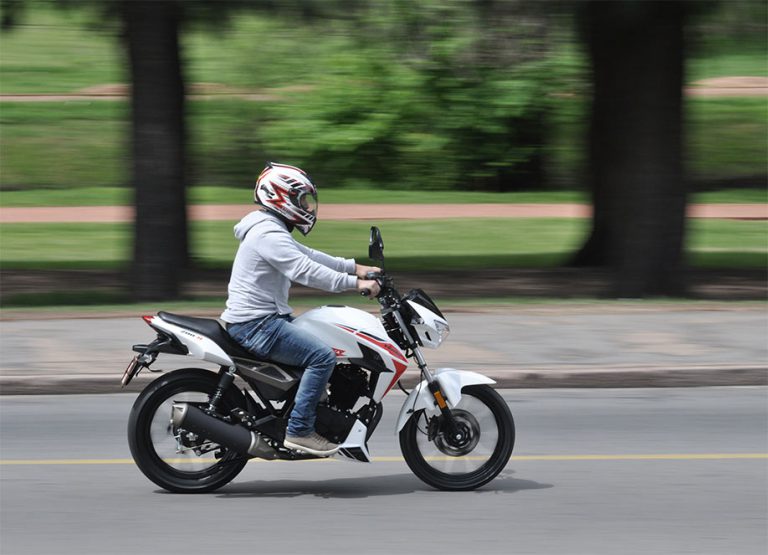 NUEVA YUMBO RACER 200 – Deceleste Uruguay. Motos, Cascos, Bicicletas ...